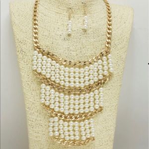 JK | Jewelry | New Gorgeous Triple Pearls N Gold Chain Necklace | Poshmark